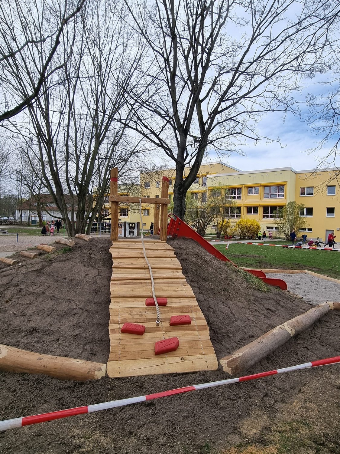 Neue Rutsche für die "Knirpse" - Stiftung Energiepark Witznitz